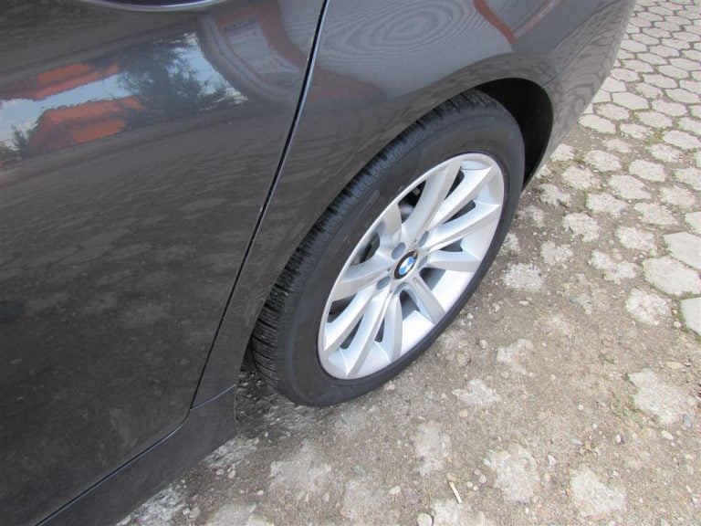 Фотосесия: БМВ F10 с различни комплекти оригинални джанти БМВ | БМВ ...