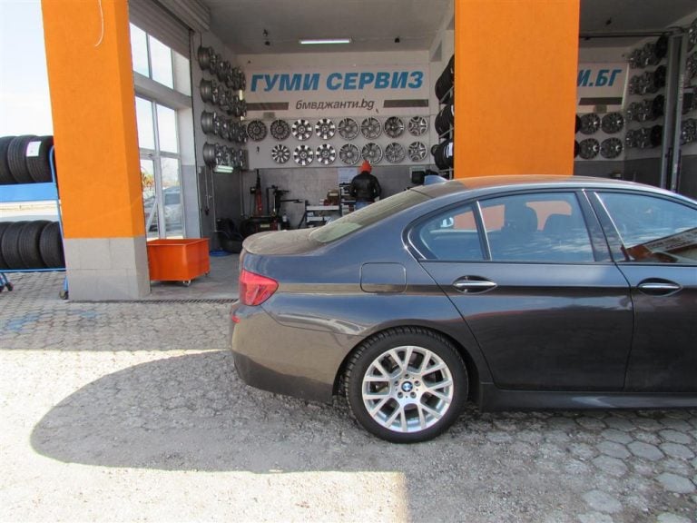 Фотосесия: БМВ F10 с различни комплекти оригинални джанти БМВ | БМВ ...